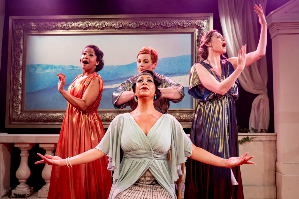 Extraordinary Women (Susan Elkin reviews) - Susan Elkin